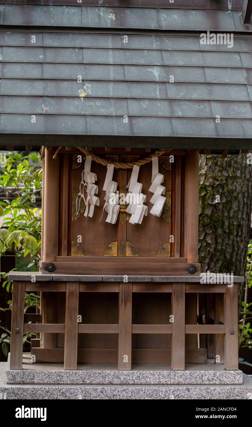 Design elements from Shinto Shrines and Buddhist Temples in Kyoto ...