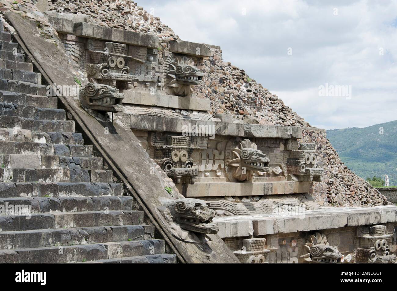 The temple of quetzalcoatl hi-res stock photography and images - Alamy
