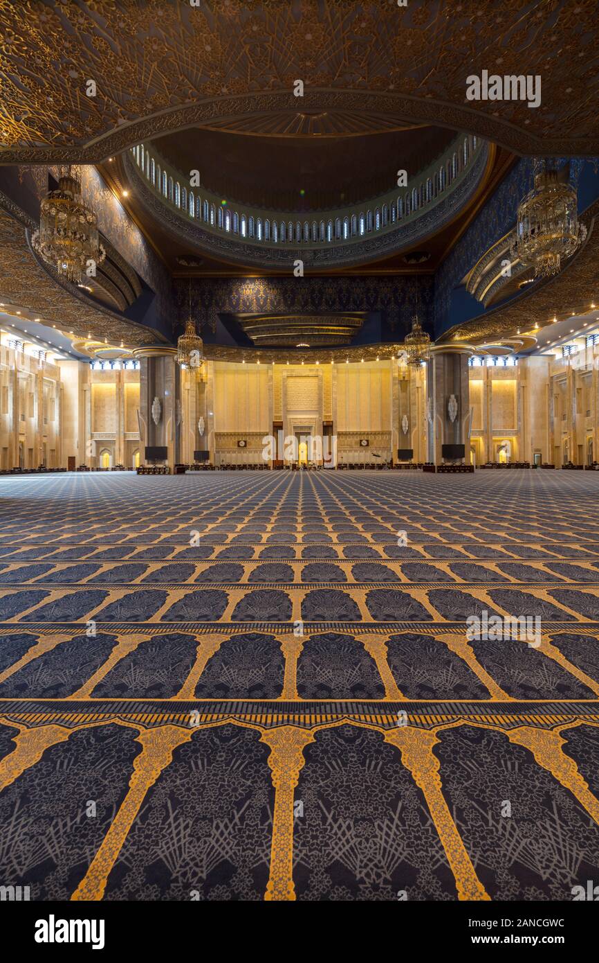 interior dome, vaulting and decoration, Grand Mosque, Kuwait Stock ...