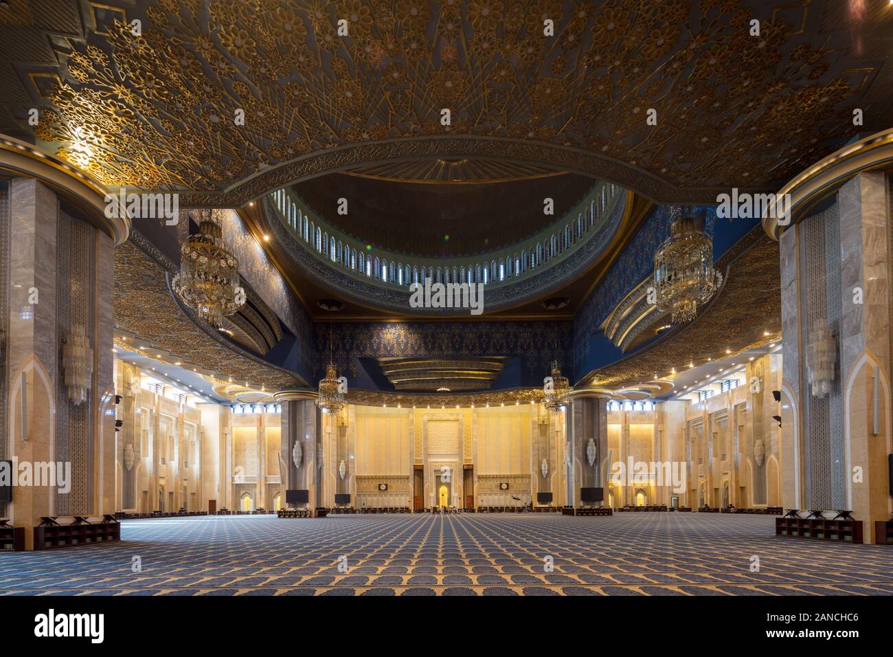 interior dome, vaulting and decoration, Grand Mosque, Kuwait Stock ...