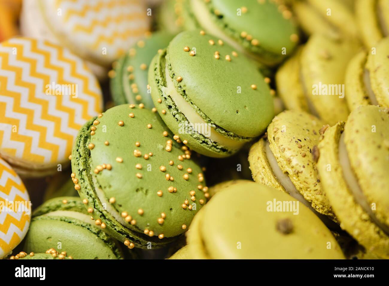 Sale of macaroons hi-res stock photography and images - Alamy