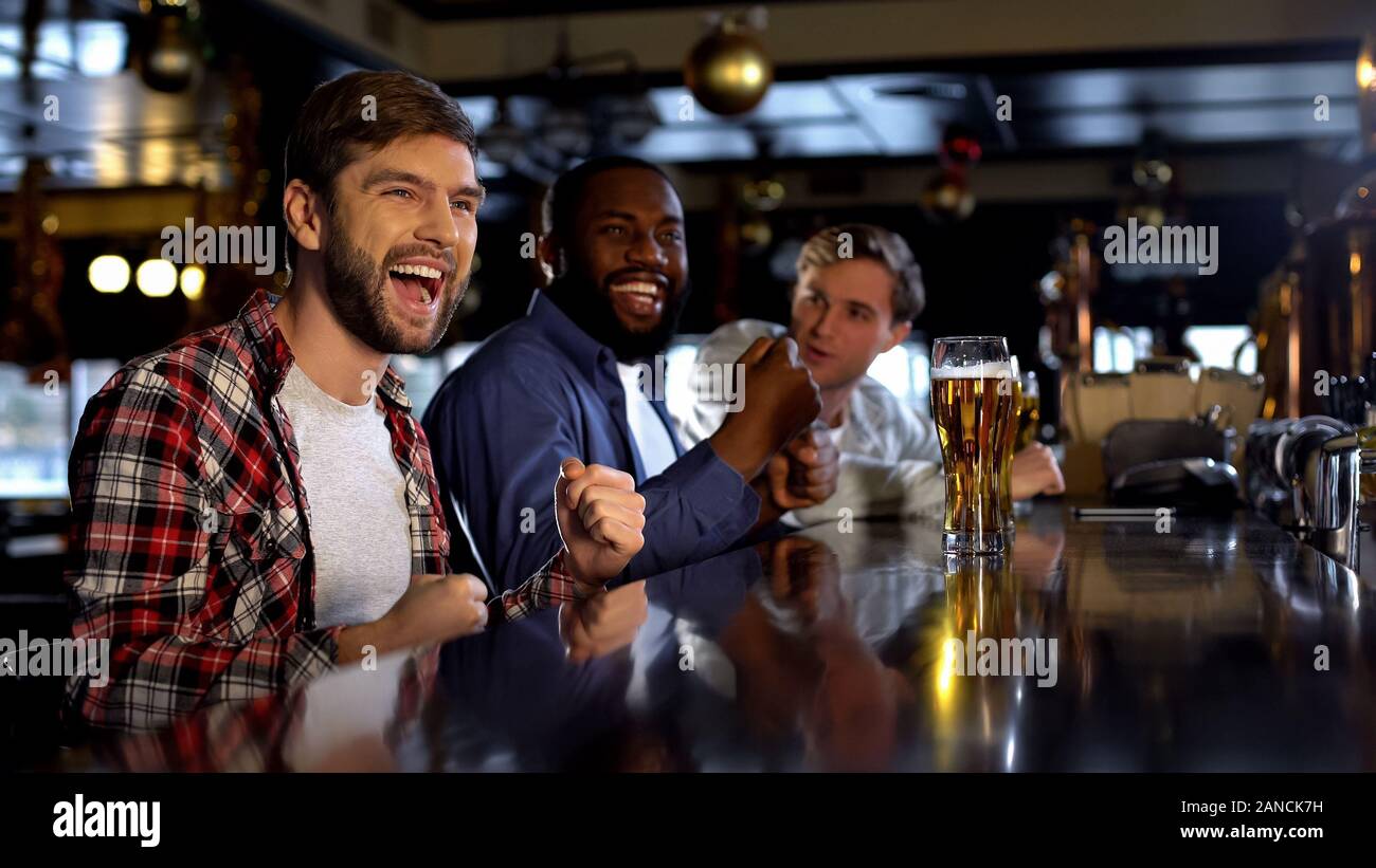 Boxing Match Cheering High Resolution Stock Photography and Images - Alamy