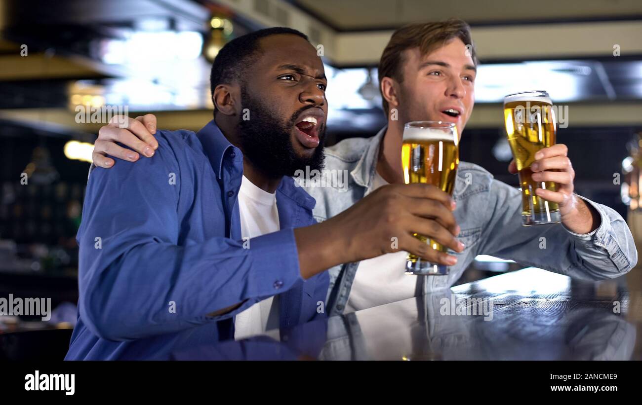 Beer drinking competition hi-res stock photography and images - Alamy