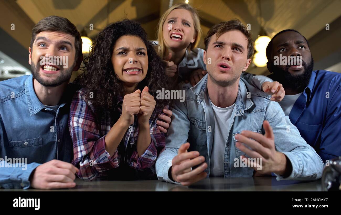 Female race fans hi-res stock photography and images - Alamy