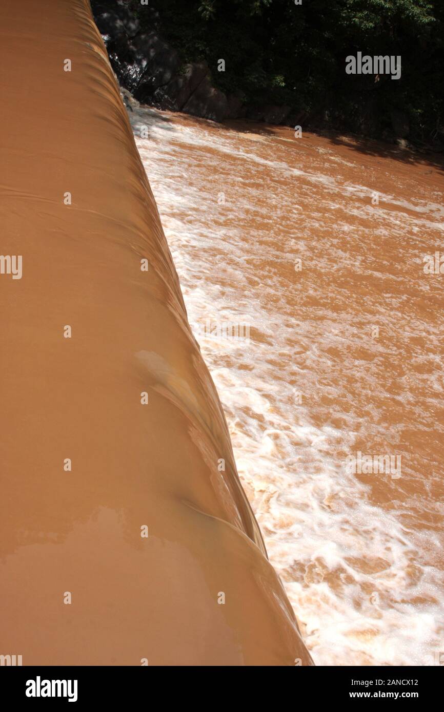 Dam after heavy rain hi-res stock photography and images - Alamy