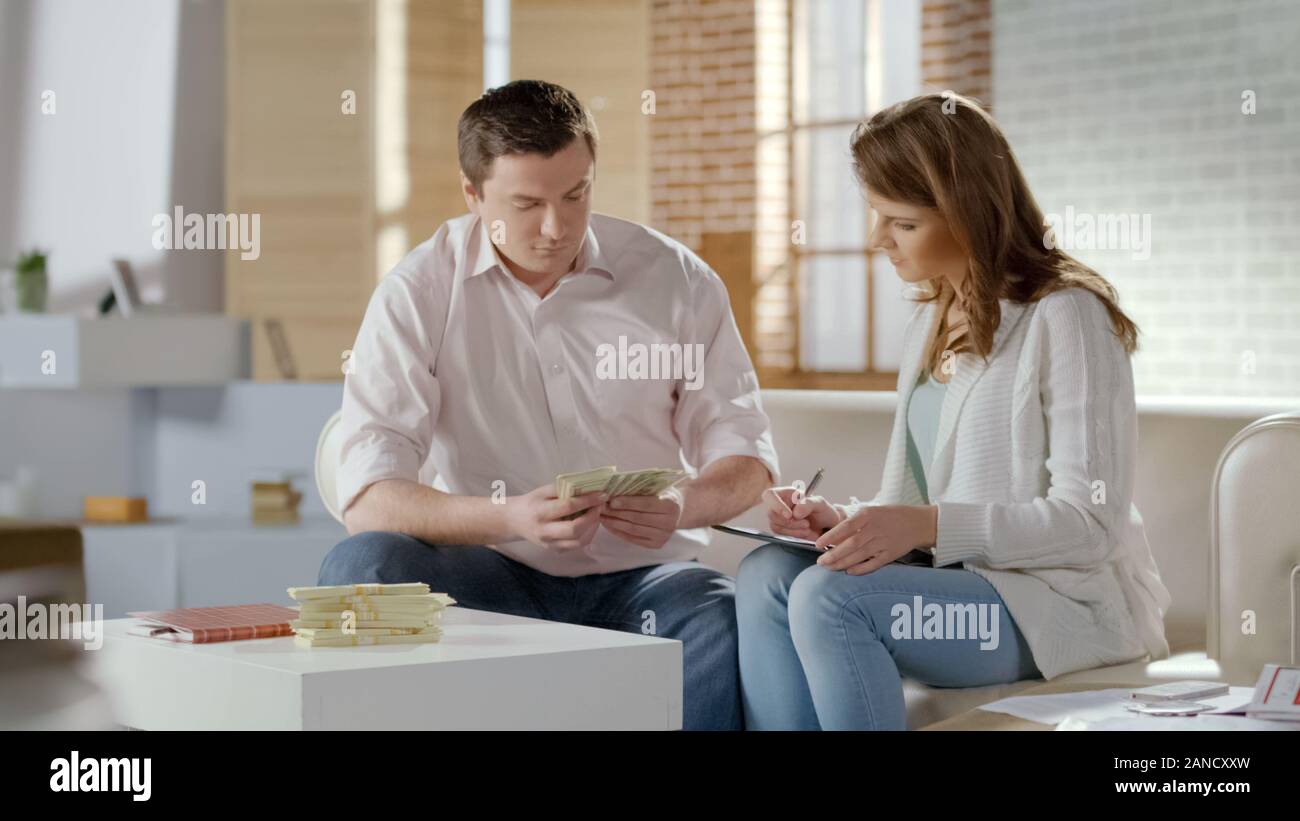Wealthy family get together hi-res stock photography and images - Alamy