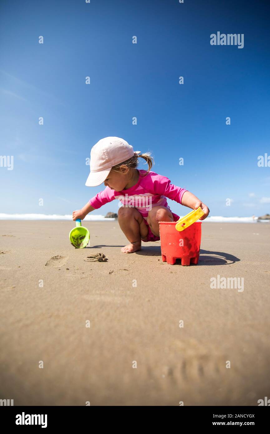 Kid digging hi-res stock photography and images - Alamy