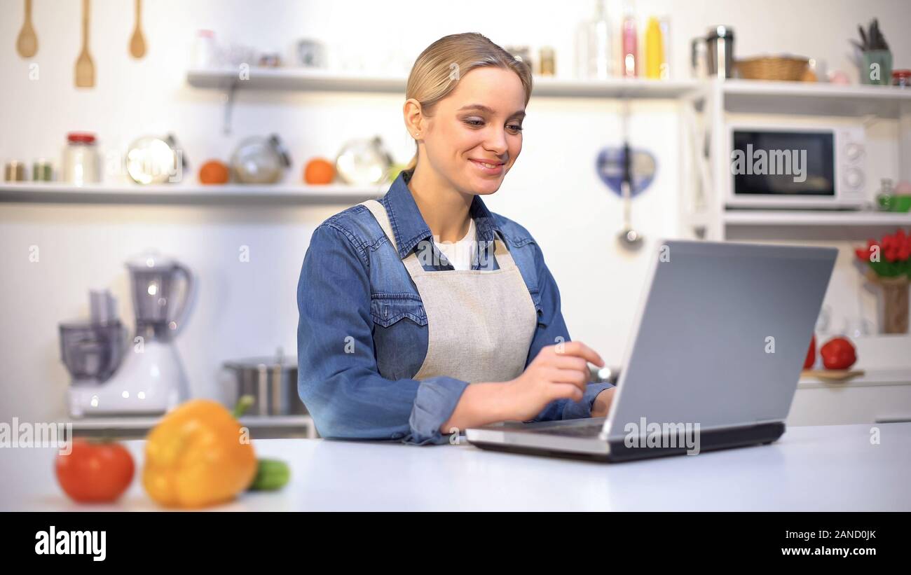 Novice cook hi-res stock photography and images - Alamy