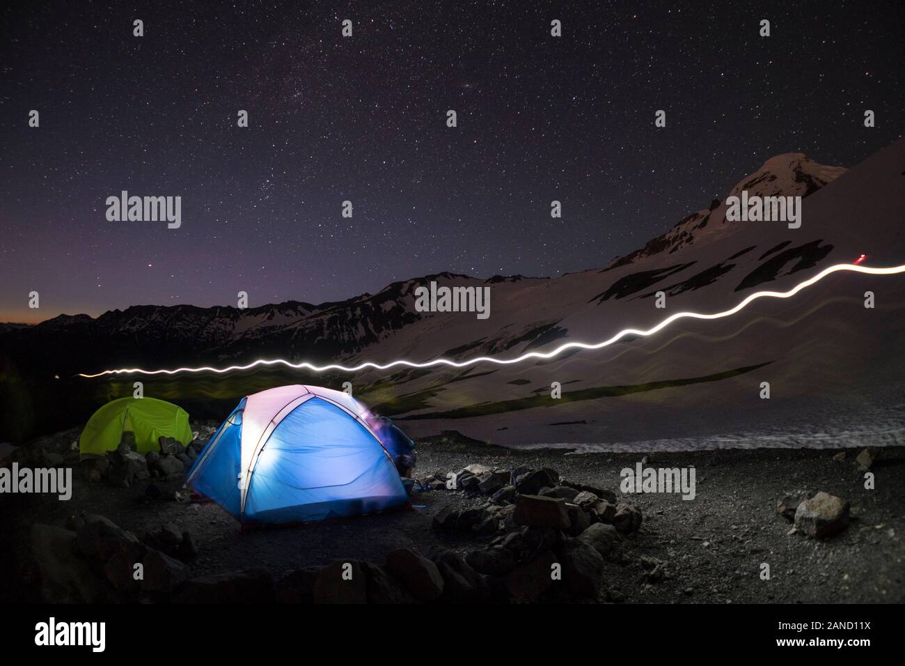 Melissa Arnot and Jen Ator, Coleman Deming Route, Mt. Baker, WA Stock ...