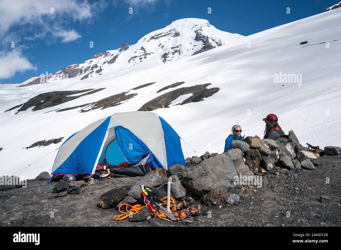 Melissa Arnot and Jen Ator, Coleman Deming Route, Mt. Baker, WA Stock ...