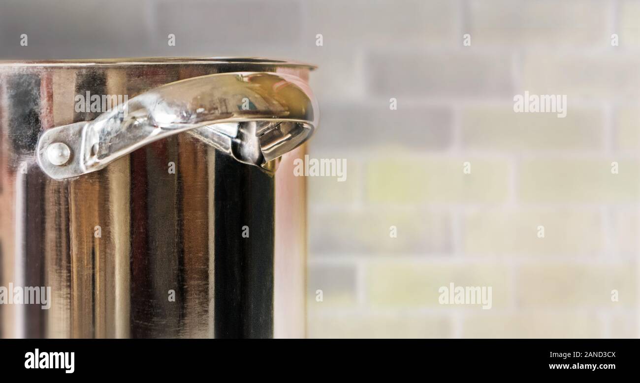 Large cooking pot hi-res stock photography and images - Alamy