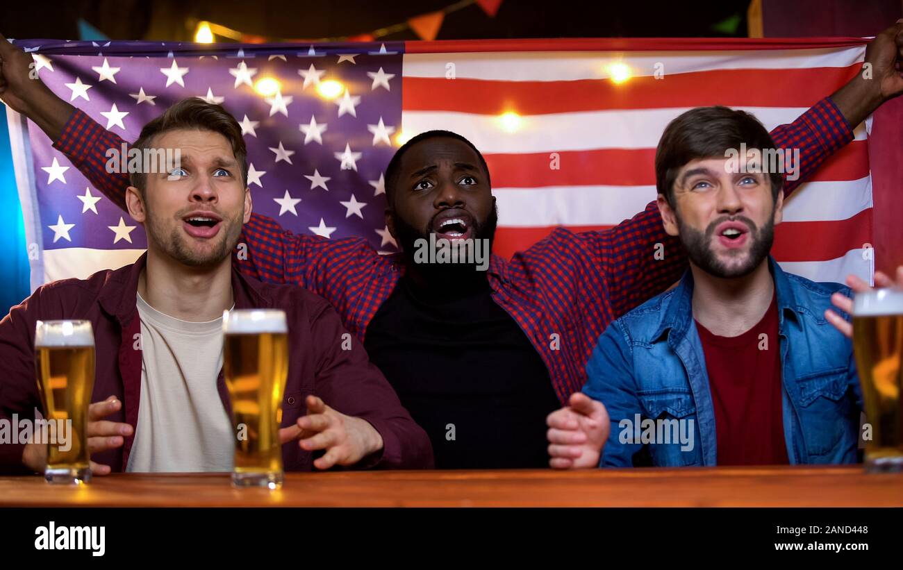 American fans hi-res stock photography and images - Alamy