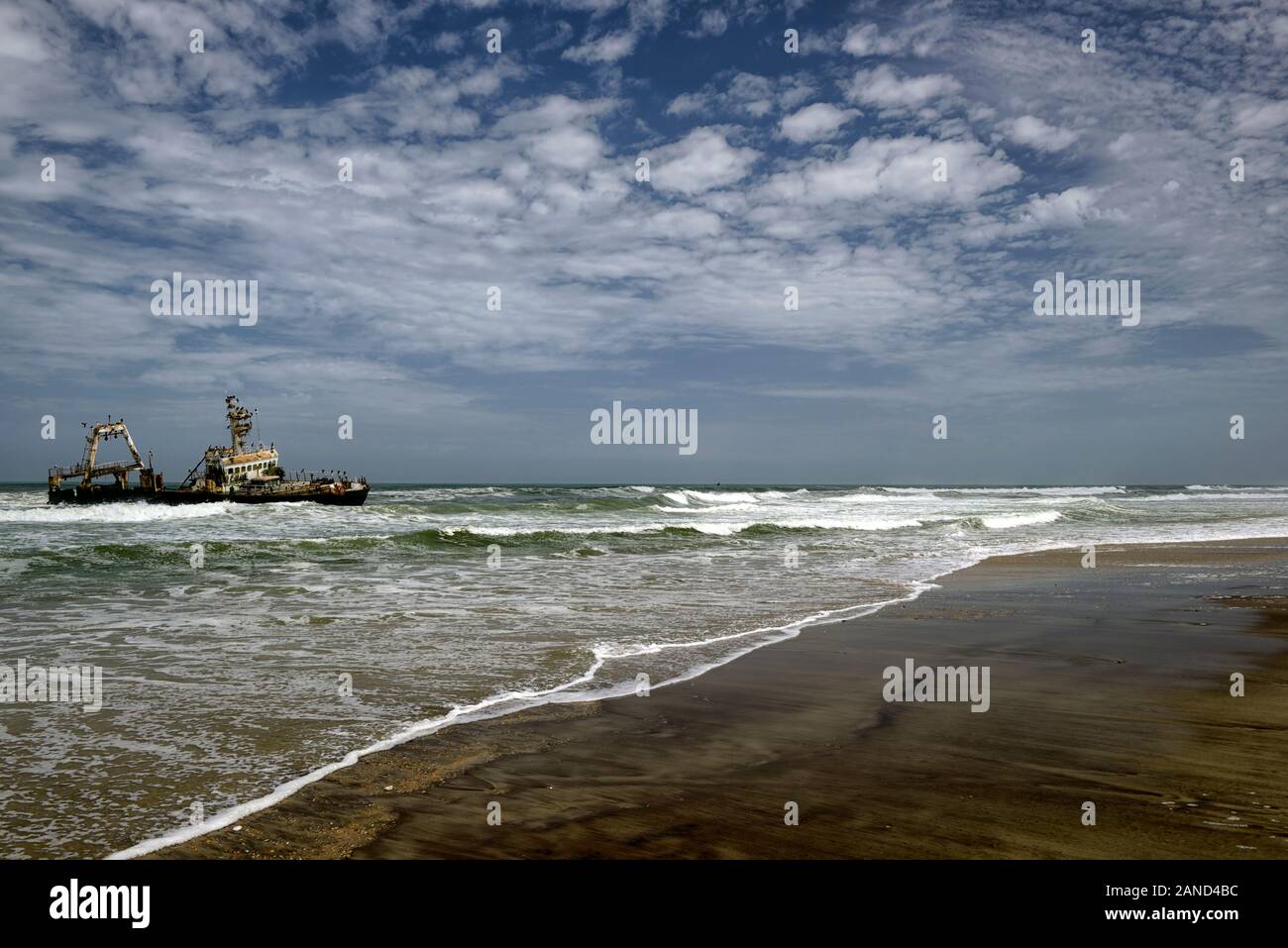 shipwreck,wreck,fishing trawler Zeila,MFV Zeila,Skeleton Coast,Henties ...
