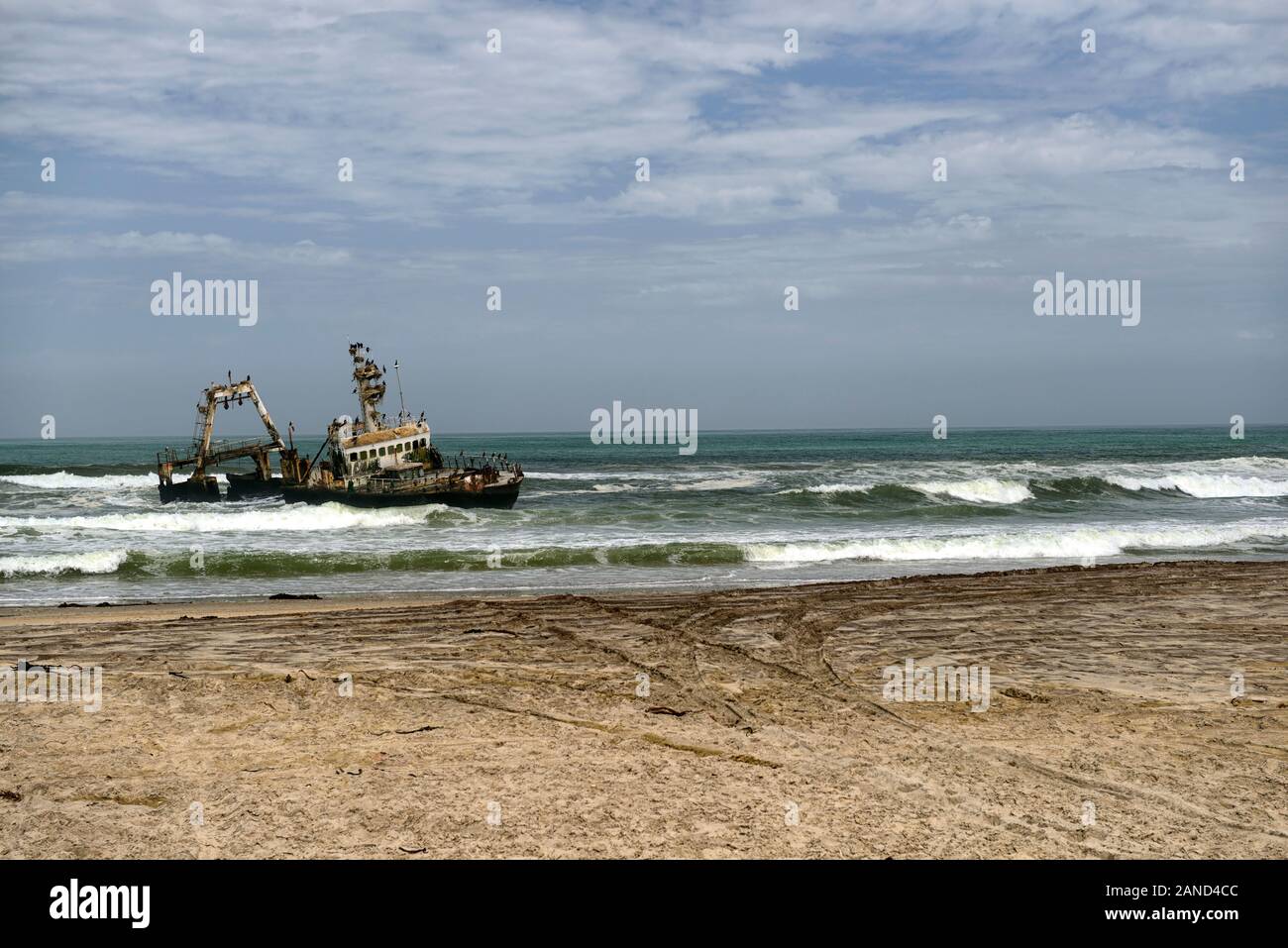 shipwreck,wreck,fishing trawler Zeila,MFV Zeila,Skeleton Coast,Henties ...