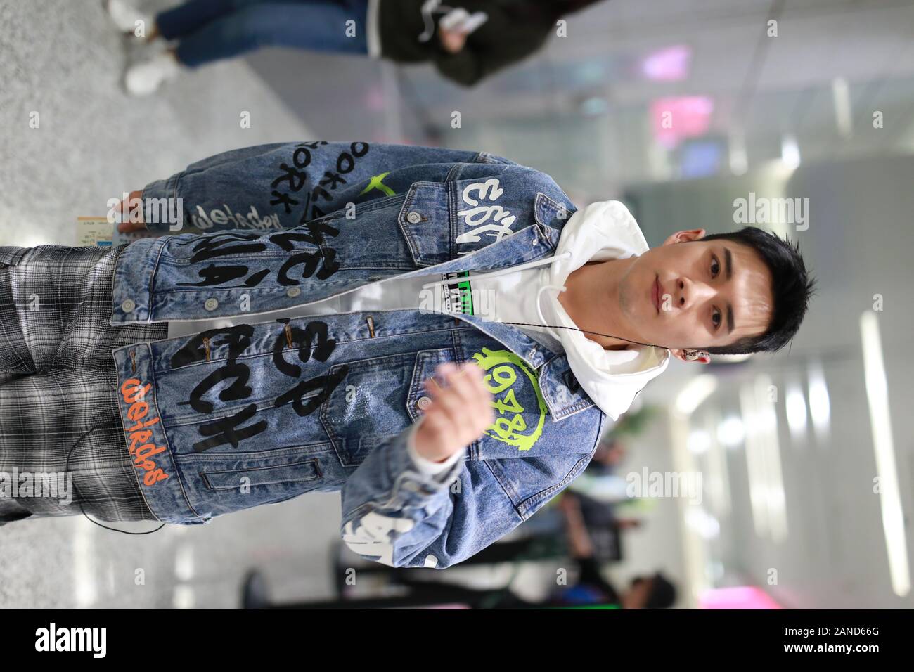 --FILE--Chinese actor Han Dongjun, also known as Elvis Han, shows up at ...