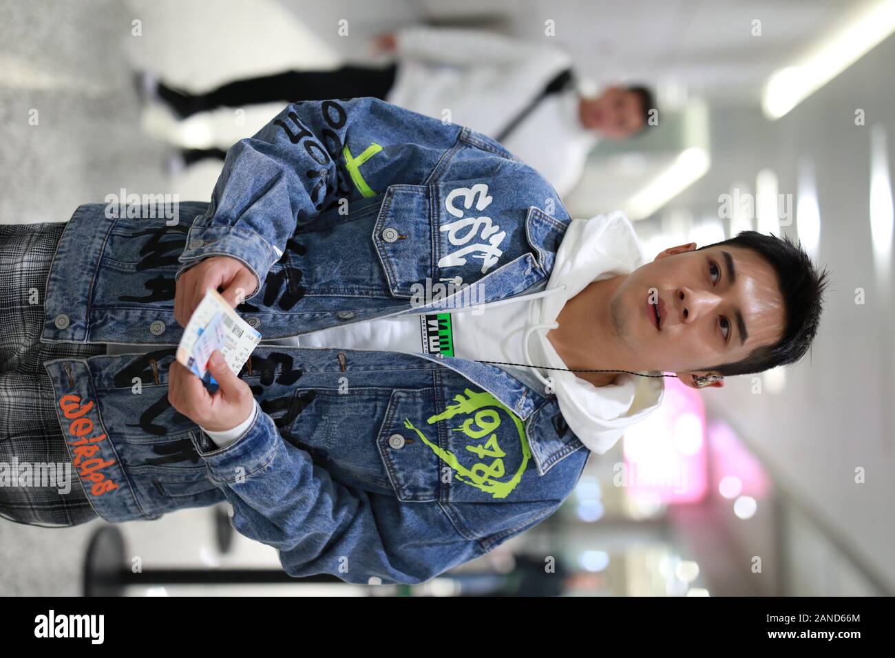 --FILE--Chinese actor Han Dongjun, also known as Elvis Han, shows up at ...