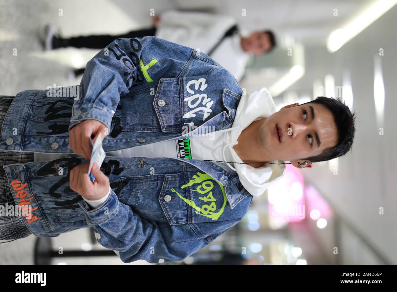 --FILE--Chinese actor Han Dongjun, also known as Elvis Han, shows up at ...