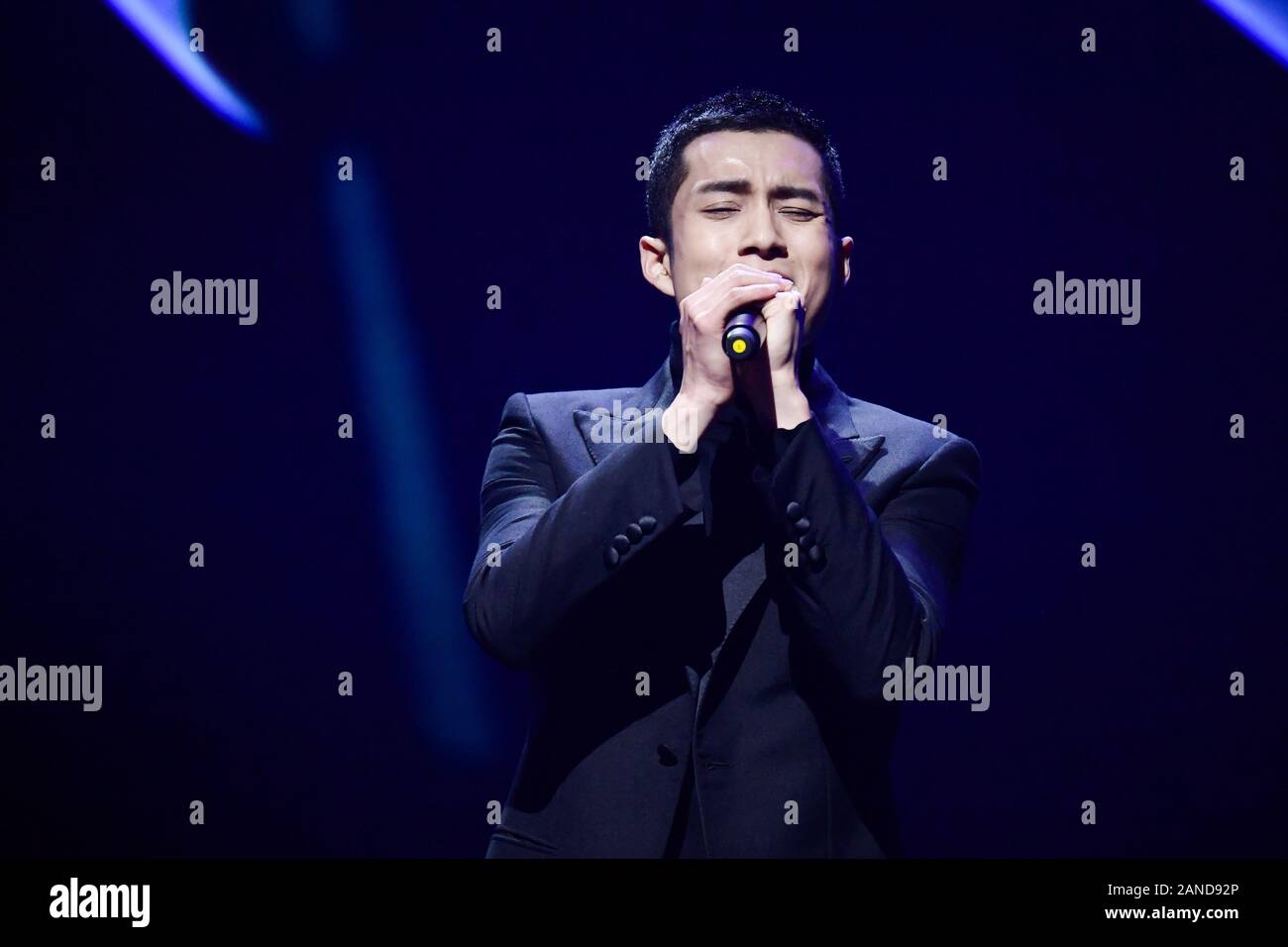 --FILE--Chinese actor Han Dongjun, also known as Elvis Han, sings at ...