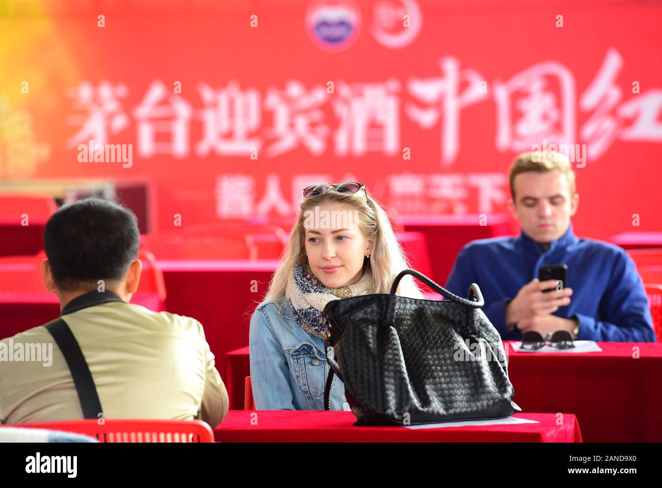 Person two blind hi-res stock photography and images - Alamy