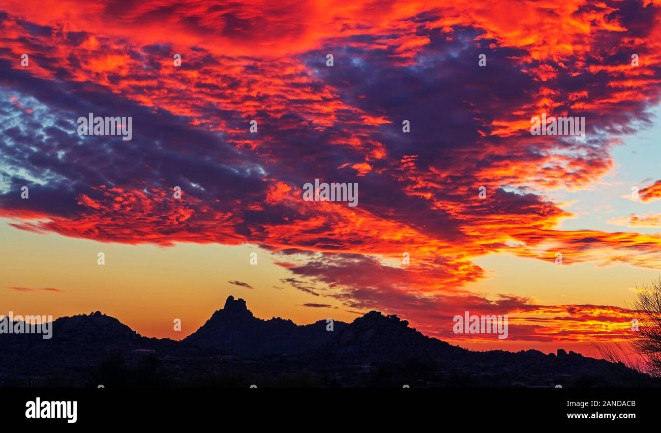 Scottsdale az sonoran desert preserve hi-res stock photography and ...