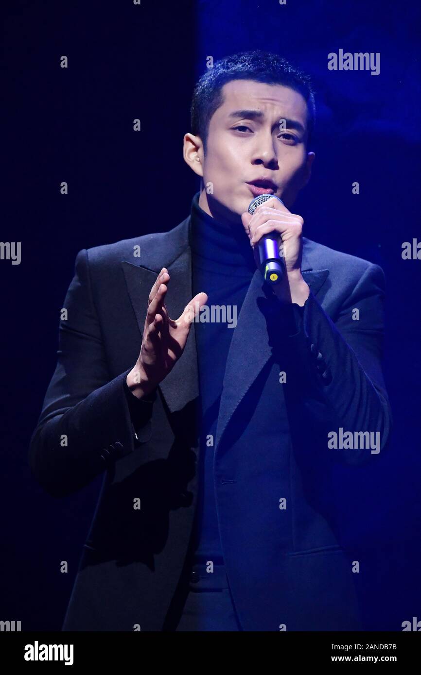 --FILE--Chinese actor Han Dongjun, also known as Elvis Han, sings at ...