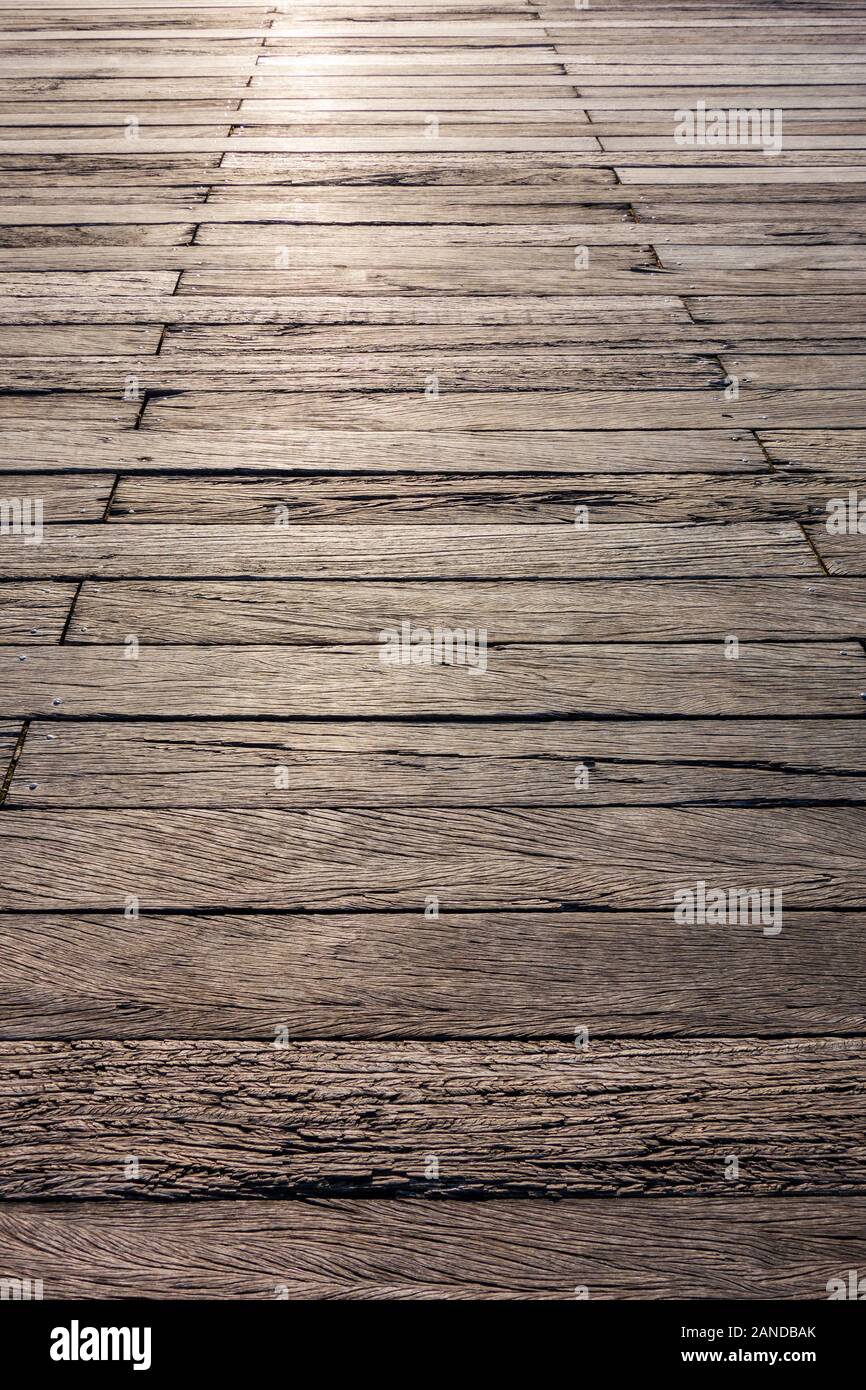 Dark wood boardwalk texture hi-res stock photography and images - Alamy