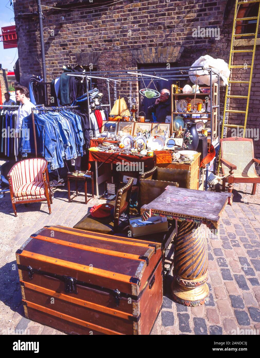 Stall antique hi-res stock photography and images - Alamy