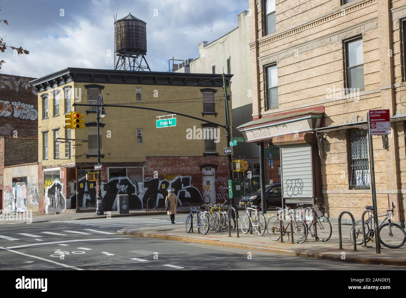 Corner buildings hi-res stock photography and images - Alamy