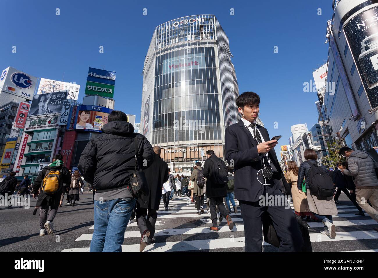 Japanese salarymen groups tokyo urban hi-res stock photography and ...