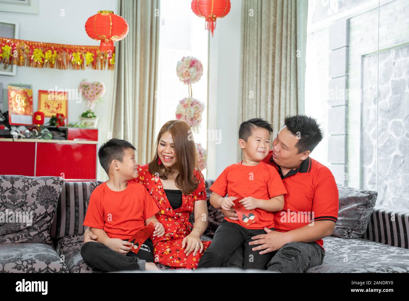 Two fat children mother hi-res stock photography and images - Alamy