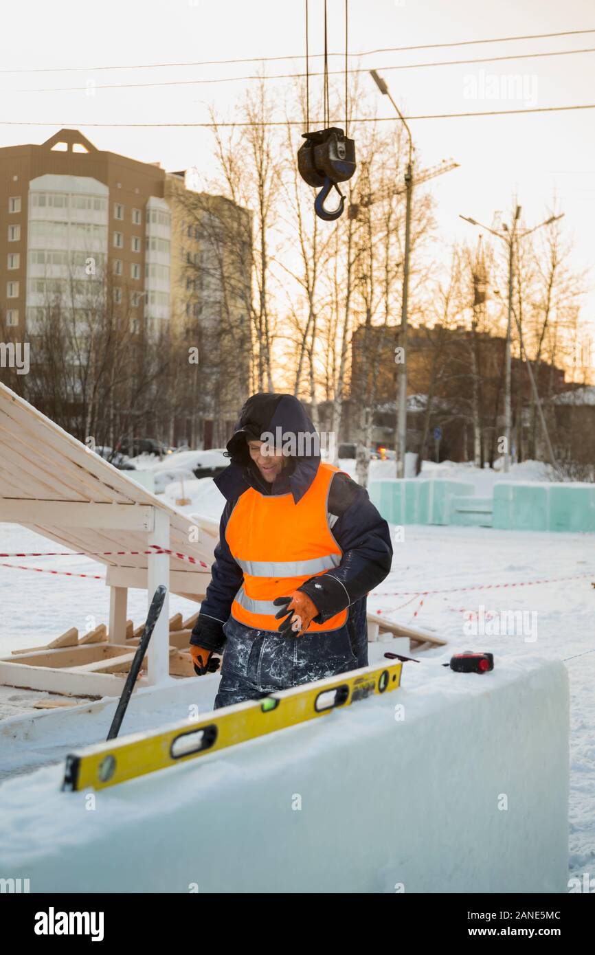 Installer construction site ice hi-res stock photography and images - Alamy