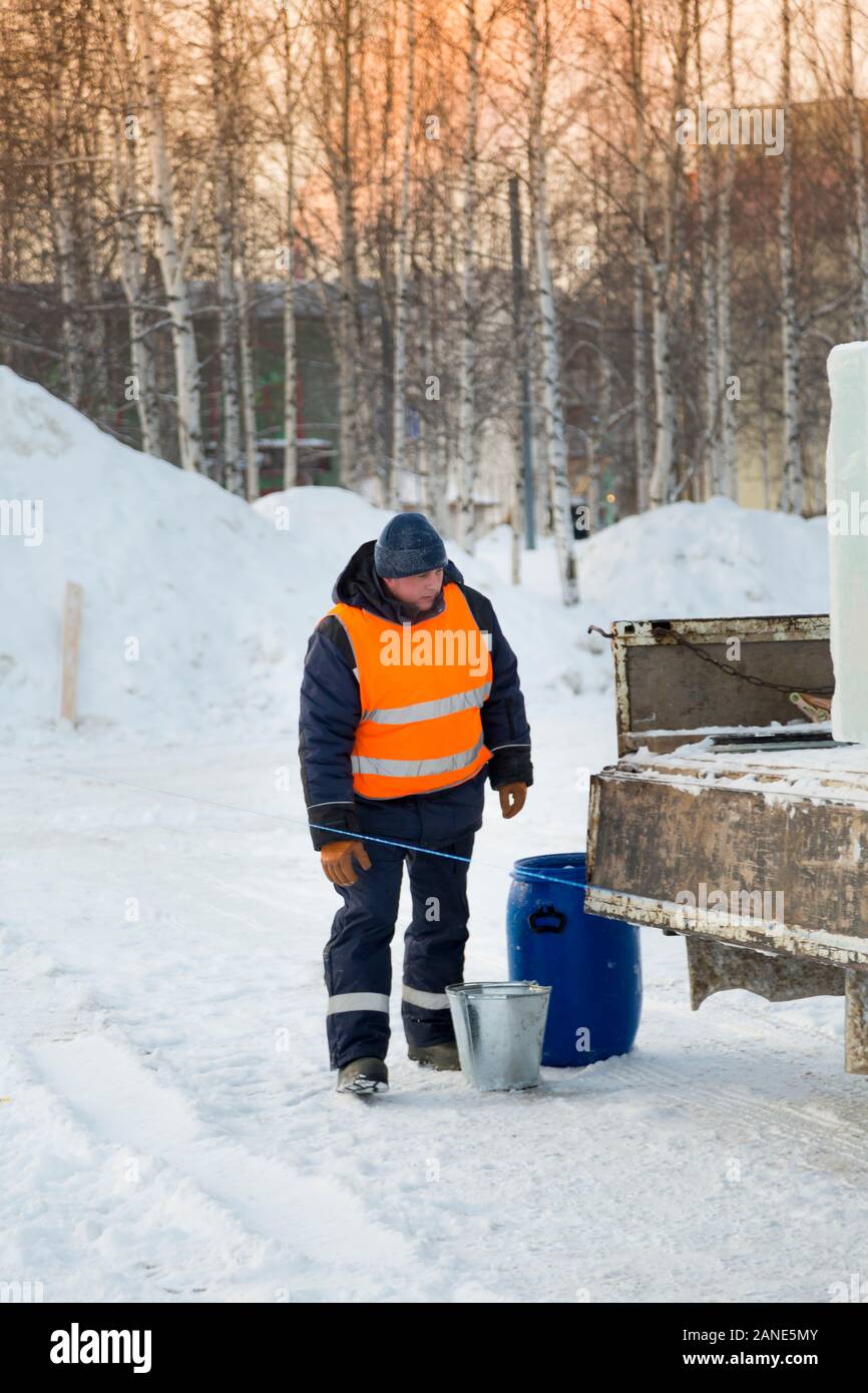 Installer construction site ice hi-res stock photography and images - Alamy