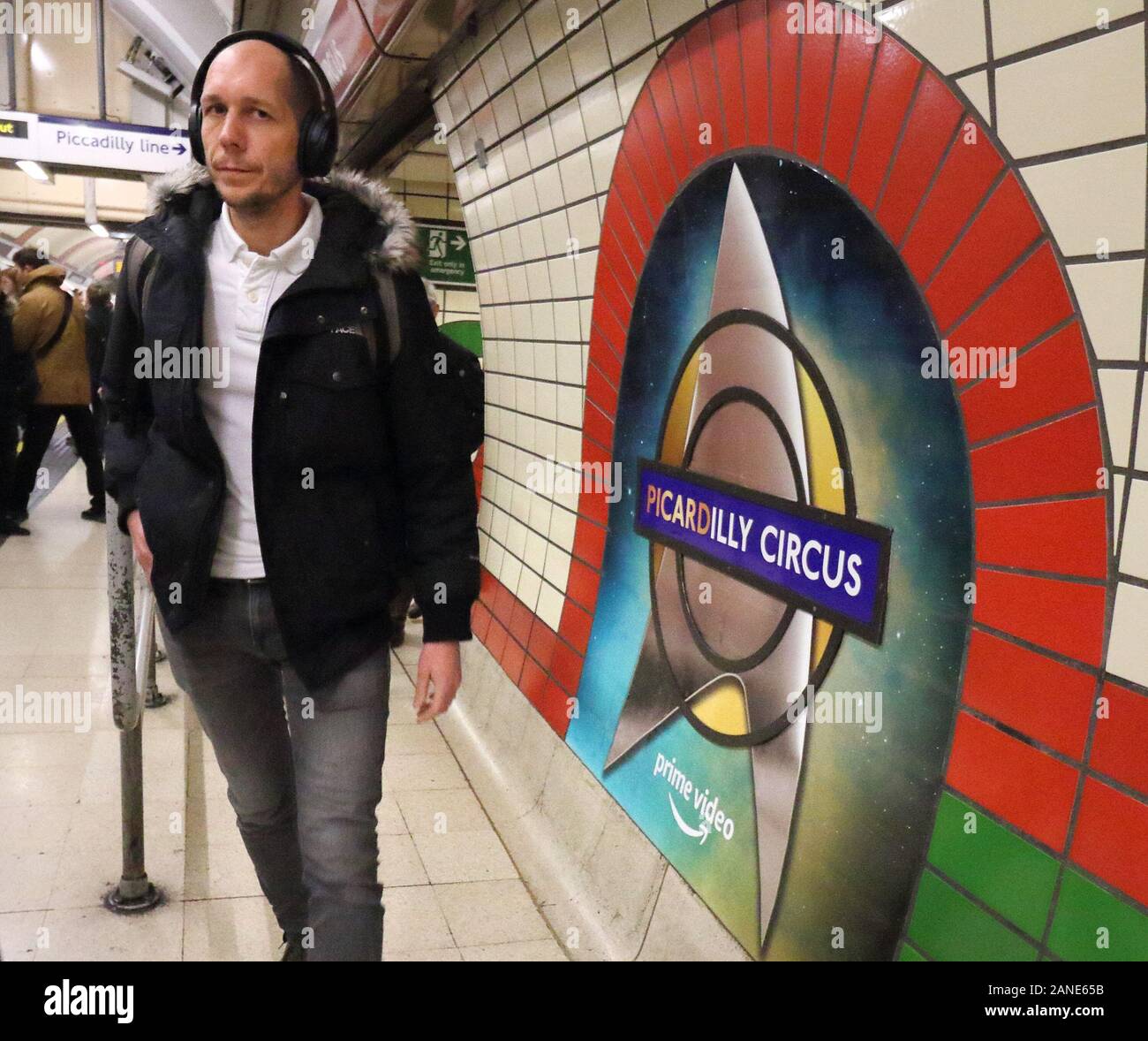 Pass londons piccadilly circus hi-res stock photography and images - Alamy