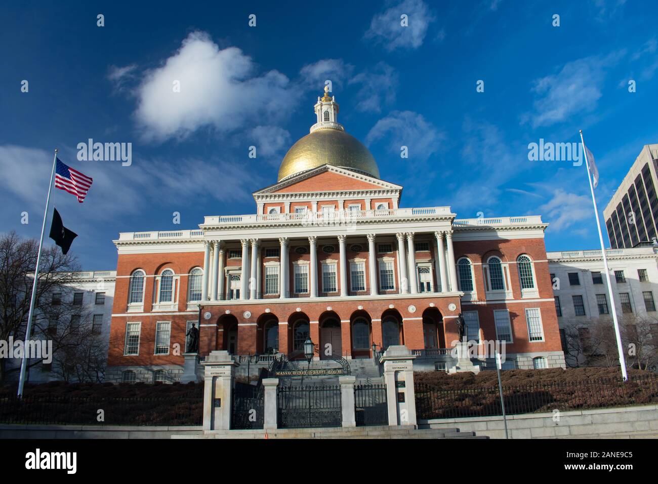 Massachusetts state house garden hi-res stock photography and images ...