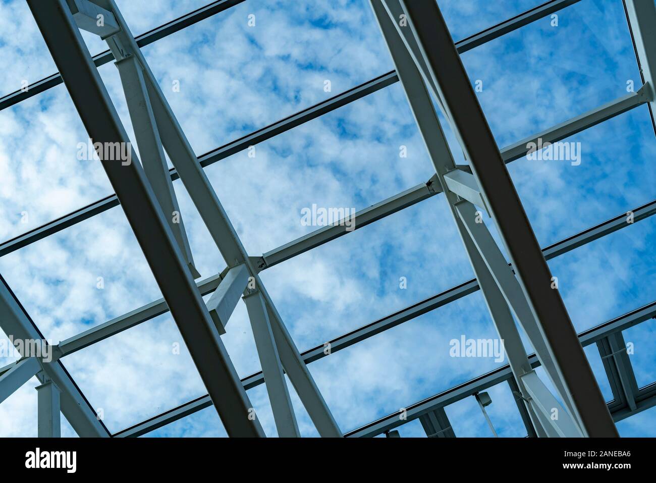 Office facade modern inside window hi-res stock photography and images ...