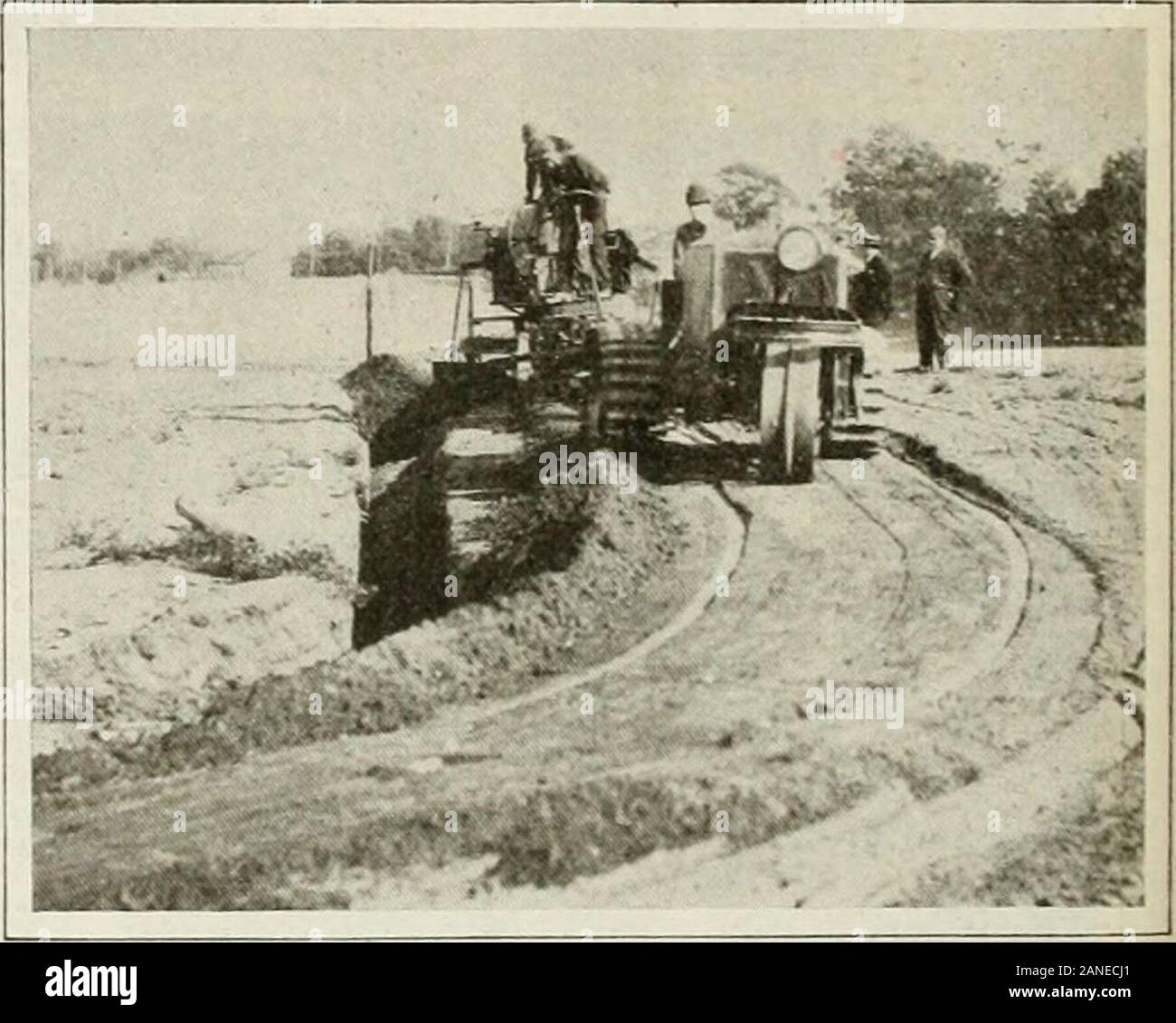 Hand digging trench hi-res stock photography and images - Alamy