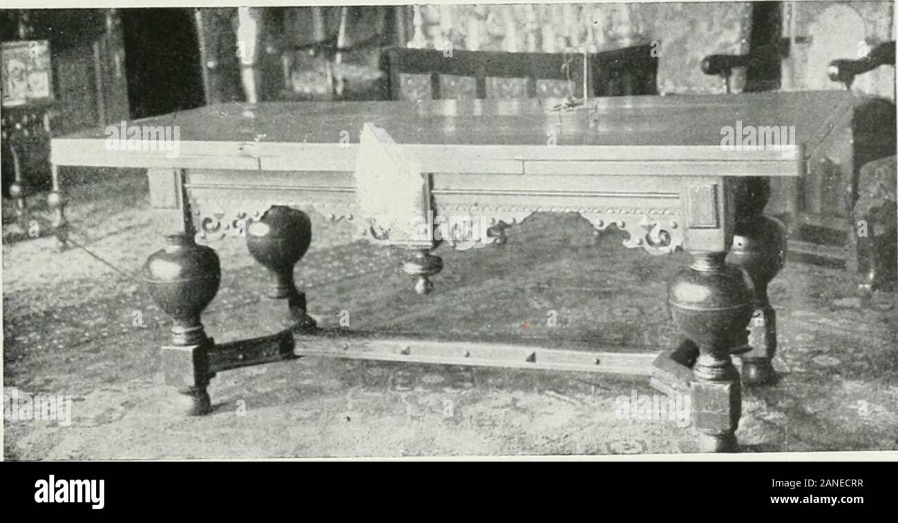 A history of oak furniture . ELIZABETHAN DK.WV-TAHLE.. SEVENTEENTH ...
