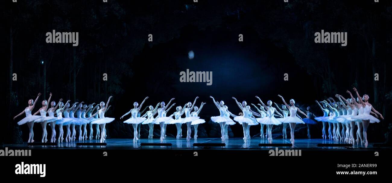 Corps de ballet hi-res stock photography and images - Alamy