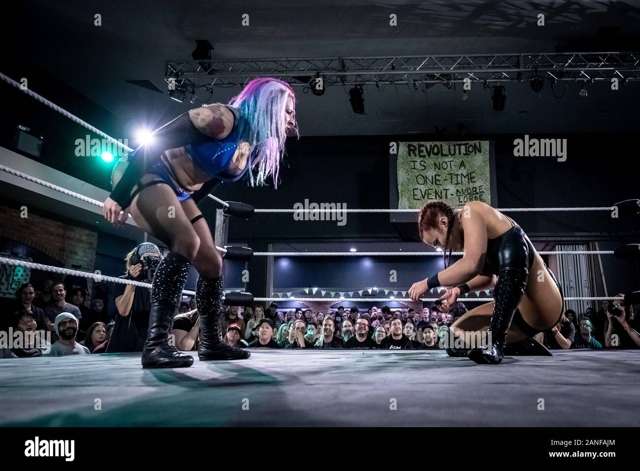 Wrestler kelly kelly hi-res stock photography and images - Alamy