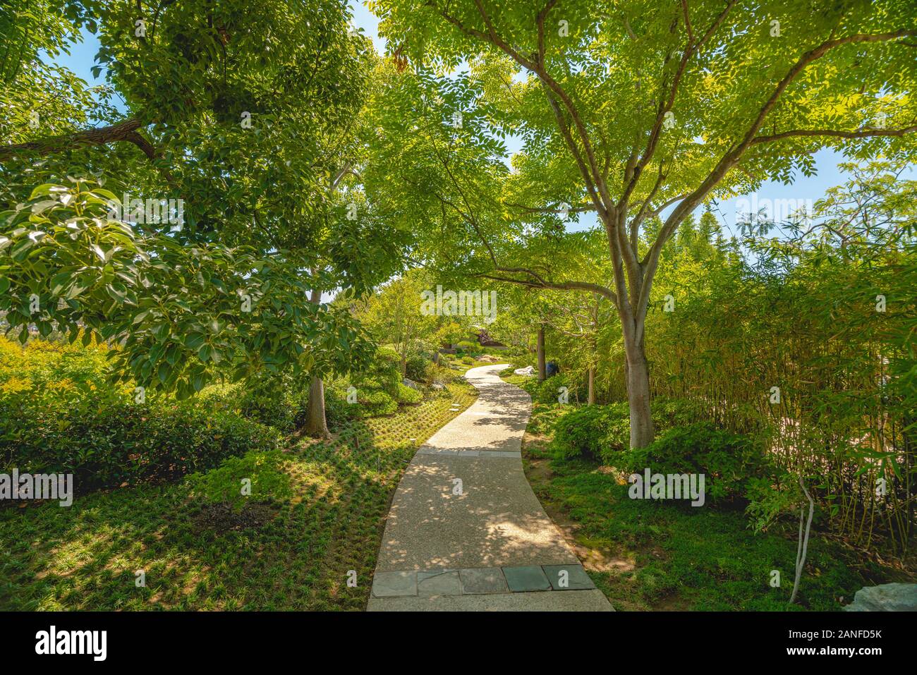 Japanese zen gardener hi-res stock photography and images - Alamy
