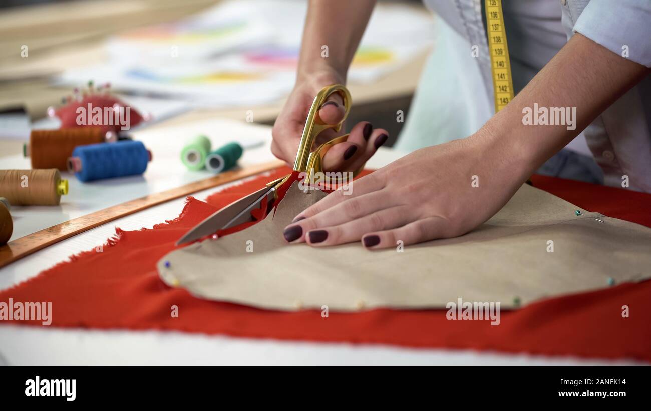 Cut cloth student hi-res stock photography and images - Alamy