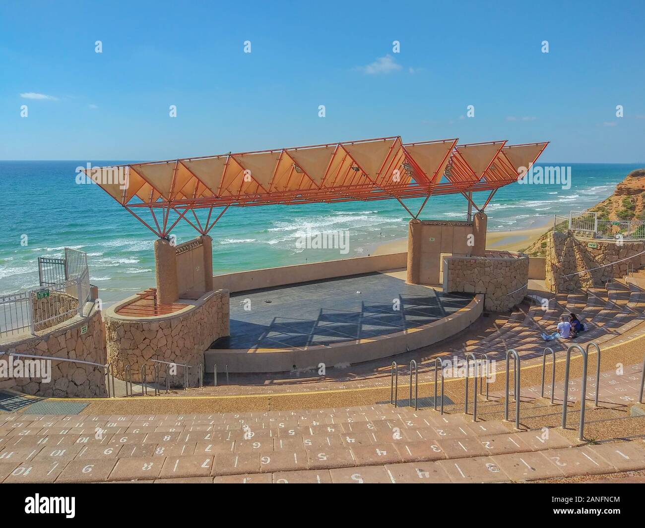 Shoreline amphitheater hi-res stock photography and images - Alamy