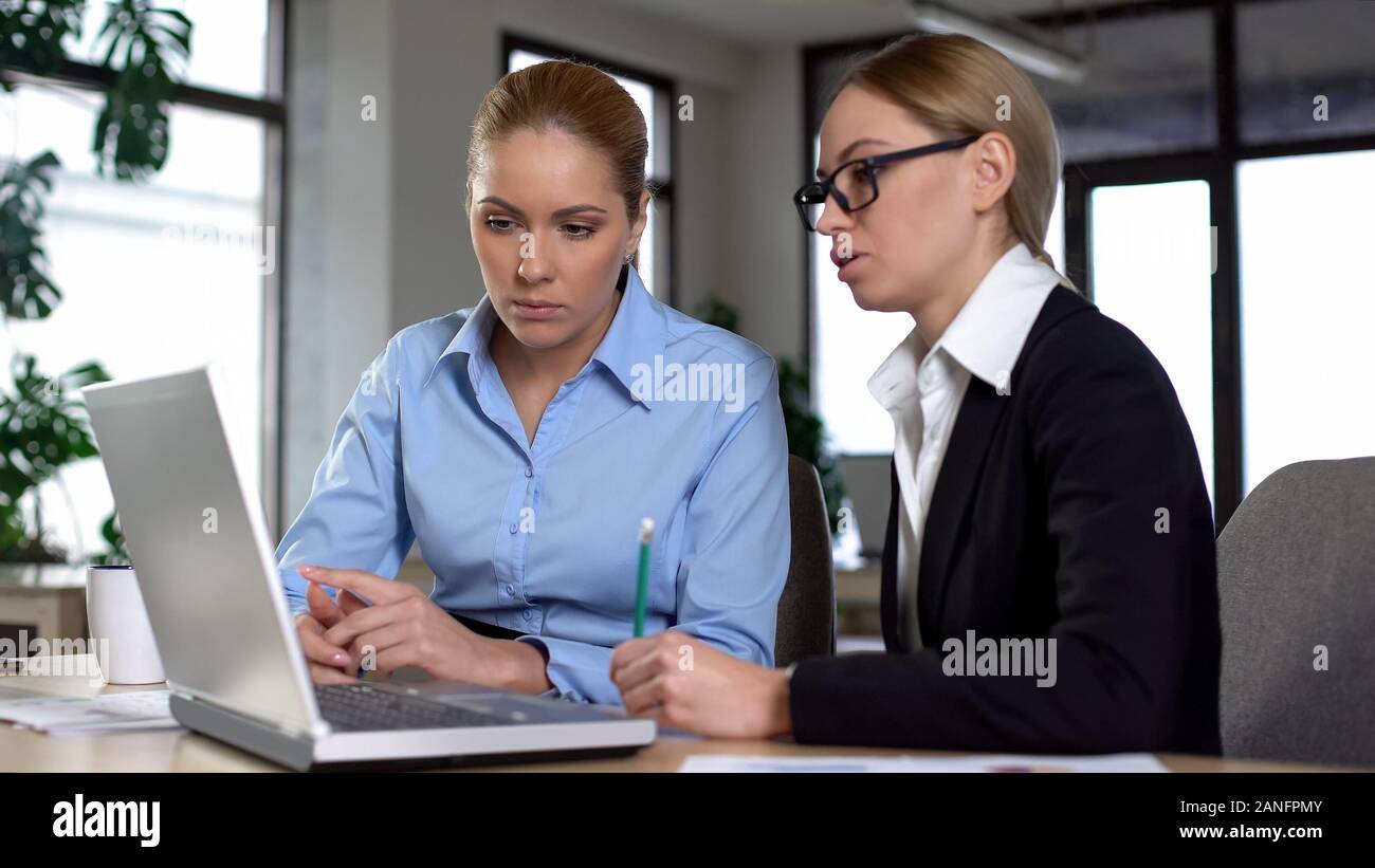 Explaining project hi-res stock photography and images - Alamy