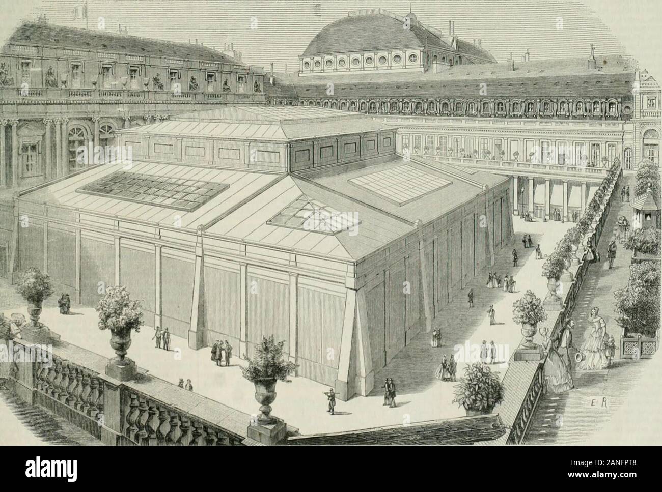 Cour carre hi-res stock photography and images - Alamy