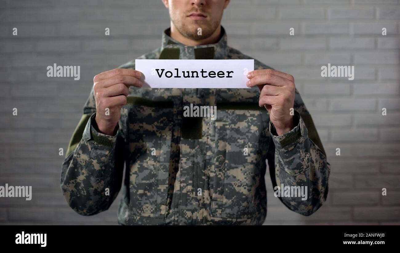 Army soldier volunteering hi-res stock photography and images - Alamy