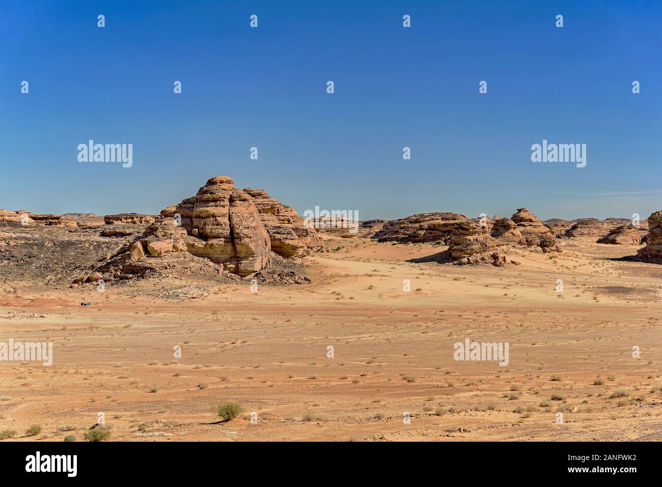 Saudi Arabian desert scenes Stock Photo - Alamy