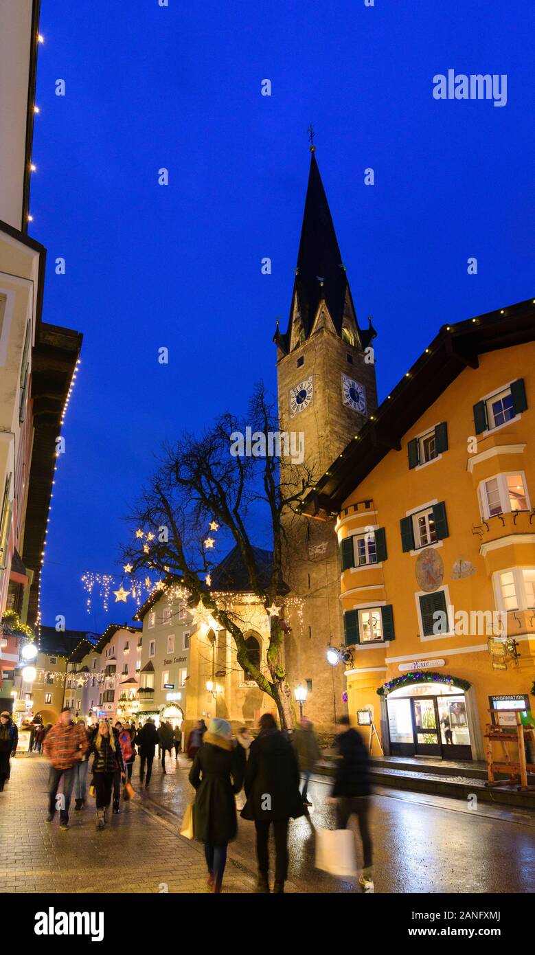 Kitzbühel: Old Town, pedestrian zone, church Katharinenkirche in ...