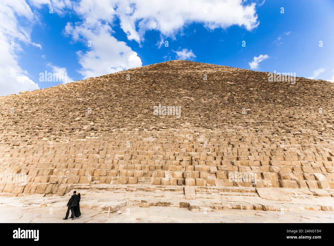 Great Pyramid of Giza, also Pyramid of Khuf, Great pyramids, in sandy ...