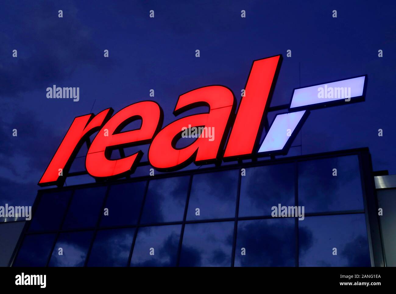 Cologne, Germany. 17th Jan, 2020. The logo shines in the morning on the ...