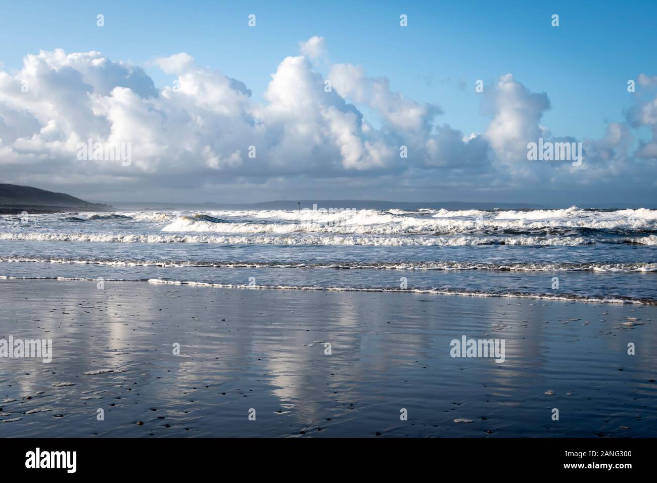 Tywyn beach hi-res stock photography and images - Alamy